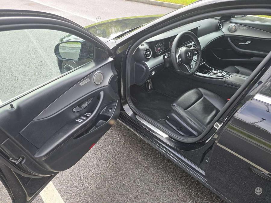 Черный Мерседес E 220 2019 в Каунас, объемом двигателя 1.60 л и пробегом 297 тыс. км за 12600 €, фото 15 на AUTOMOTO.COM.LV