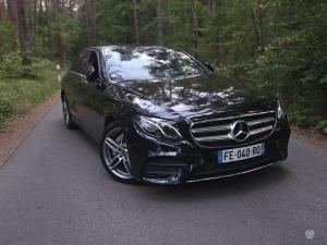 Black Mercedes-Benz E 220 2019 in Vilnius, with an engine capacity of 1.95 L and mileage of 292 thousand km for 19500 €, photo  on AUTOMOTO.COM.LV