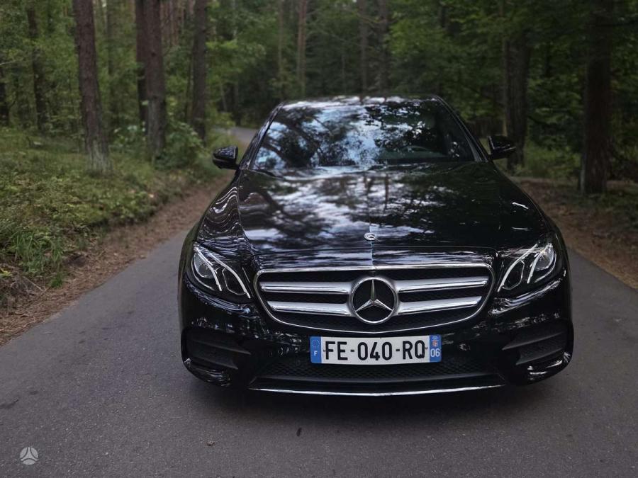 Черный Мерседес E 220 2019 в Вильнюс, объемом двигателя 1.95 л и пробегом 292 тыс. км за 19500 €, фото 3 на AUTOMOTO.COM.LV