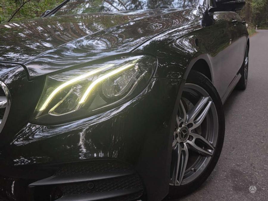Черный Мерседес E 220 2019 в Вильнюс, объемом двигателя 1.95 л и пробегом 292 тыс. км за 19500 €, фото 9 на AUTOMOTO.COM.LV