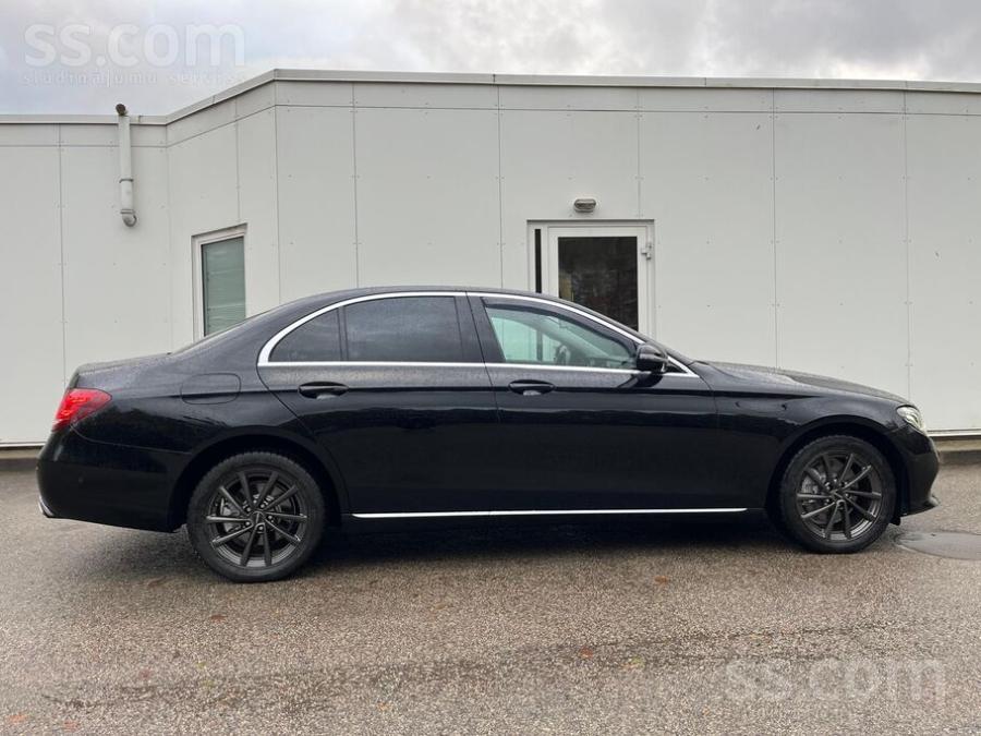Black Mercedes-Benz E 220 2020 in Riga, with an engine capacity of 2.00 L and mileage of 0 thousand km for 23350 €, photo 16 on AUTOMOTO.COM.LV
