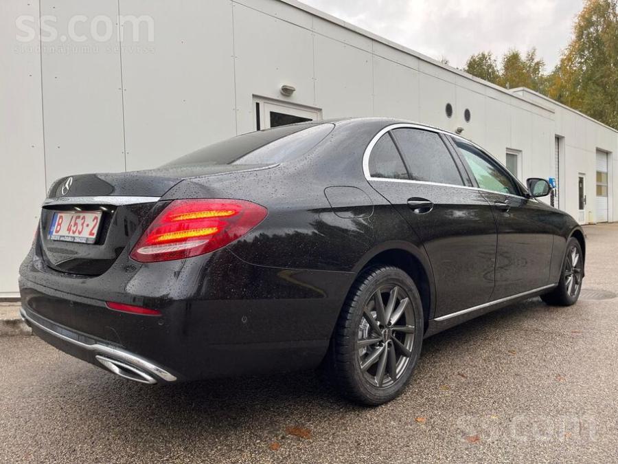Black Mercedes-Benz E 220 2020 in Riga, with an engine capacity of 2.00 L and mileage of 0 thousand km for 23350 €, photo 17 on AUTOMOTO.COM.LV