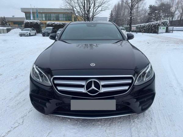 Melns Mercedes-Benz E 220 2020 Kauņa, ar dzinēja tilpumu 2.00 L un nobraukumu 256 tūkst. km par 20500 €, foto 5 vietnē AUTOMOTO.COM.LV