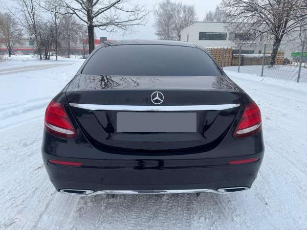 Melns Mercedes-Benz E 220 2020 Kauņa, ar dzinēja tilpumu 2.00 L un nobraukumu 256 tūkst. km par 20500 €, foto 6 vietnē AUTOMOTO.COM.LV