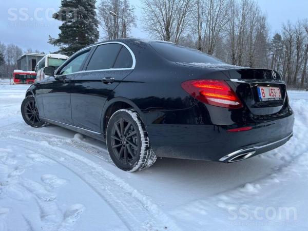 Melns Mercedes-Benz E 220 2020 Rīga, ar dzinēja tilpumu 2.00 L un nobraukumu 0 tūkst. km par 23200 €, foto 3 vietnē AUTOMOTO.COM.LV