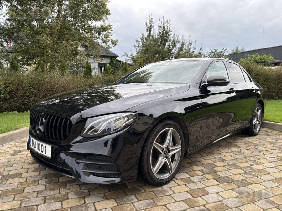 Черный Мерседес E 220 2020 в Рига, объемом двигателя 2.00 л и пробегом 105 тыс. км за 33000 €, фото 1 на AUTOMOTO.COM.LV