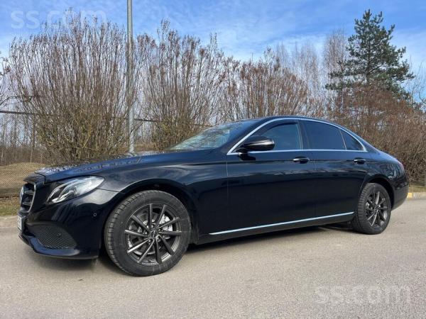 Melns Mercedes-Benz E 220 2020 Rīga, ar dzinēja tilpumu 2.00 L un nobraukumu 0 tūkst. km par 19990 €, foto 3 vietnē AUTOMOTO.COM.LV