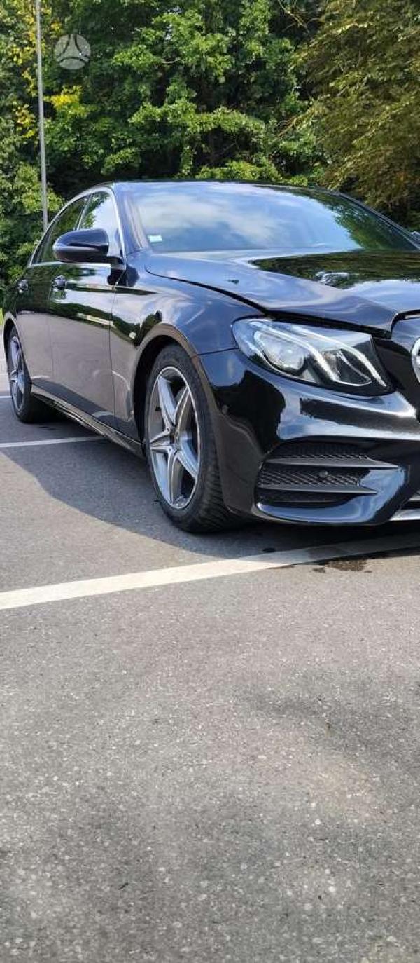 Черный Мерседес E 220 2020 в Каунас, объемом двигателя 1.95 л и пробегом 378 тыс. км за 15500 €, фото 3 на AUTOMOTO.COM.LV
