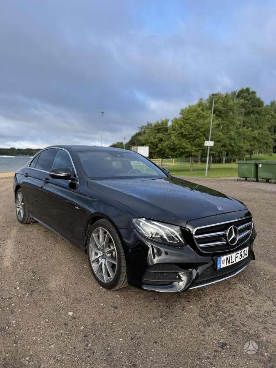 Melns Mercedes-Benz E 220 2020 Elektrėnai, ar dzinēja tilpumu 2.00 L un nobraukumu 292 tūkst. km par 22000 €, foto 5 vietnē AUTOMOTO.COM.LV