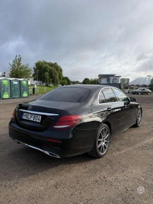 Melns Mercedes-Benz E 220 2020 Elektrėnai, ar dzinēja tilpumu 2.00 L un nobraukumu 292 tūkst. km par 22000 €, foto 6 vietnē AUTOMOTO.COM.LV