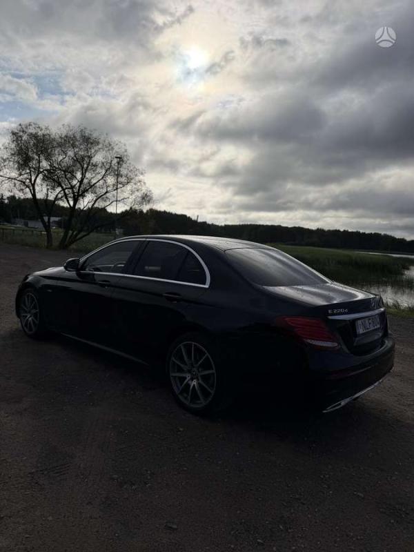 Melns Mercedes-Benz E 220 2020 Elektrėnai, ar dzinēja tilpumu 2.00 L un nobraukumu 292 tūkst. km par 22000 €, foto 8 vietnē AUTOMOTO.COM.LV