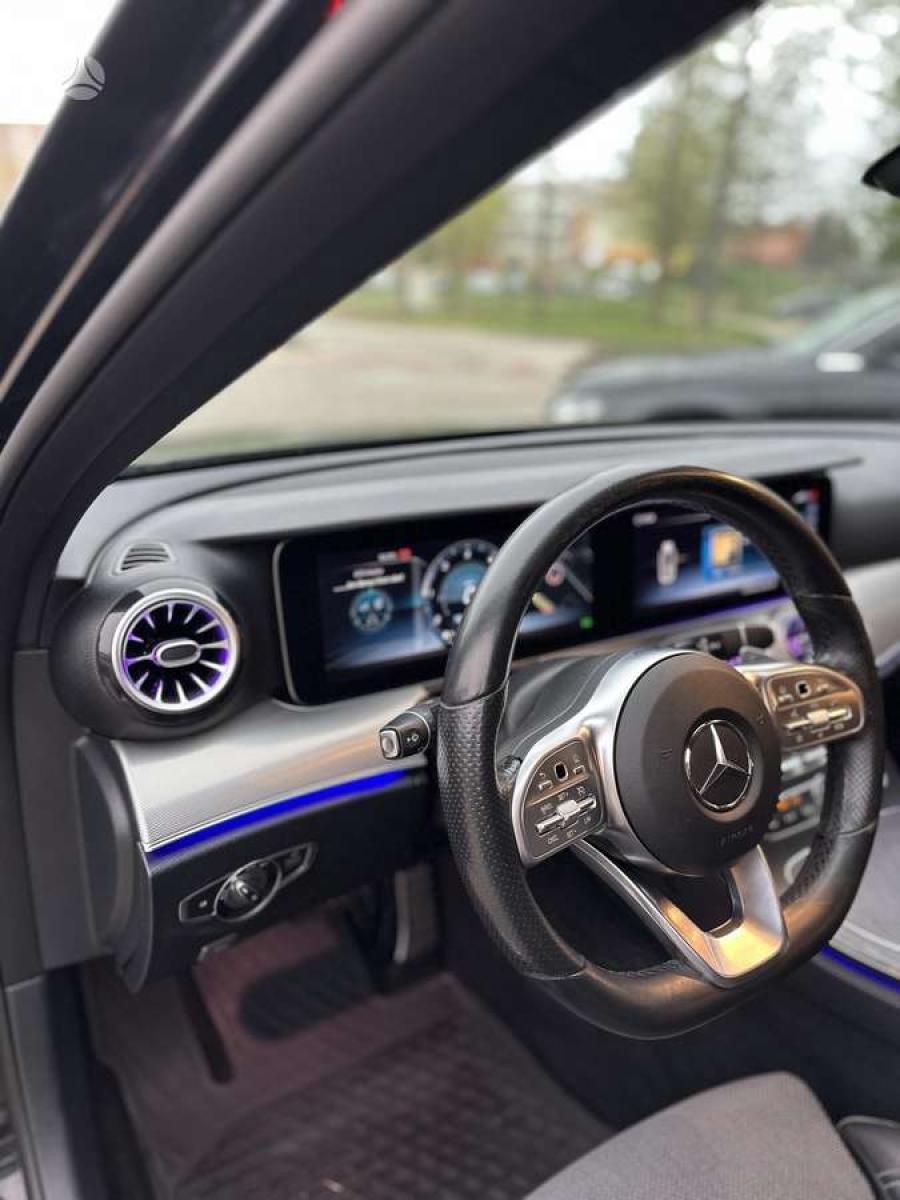 Melns Mercedes-Benz E 220 2020 Elektrėnai, ar dzinēja tilpumu 2.00 L un nobraukumu 292 tūkst. km par 22000 €, foto 12 vietnē AUTOMOTO.COM.LV