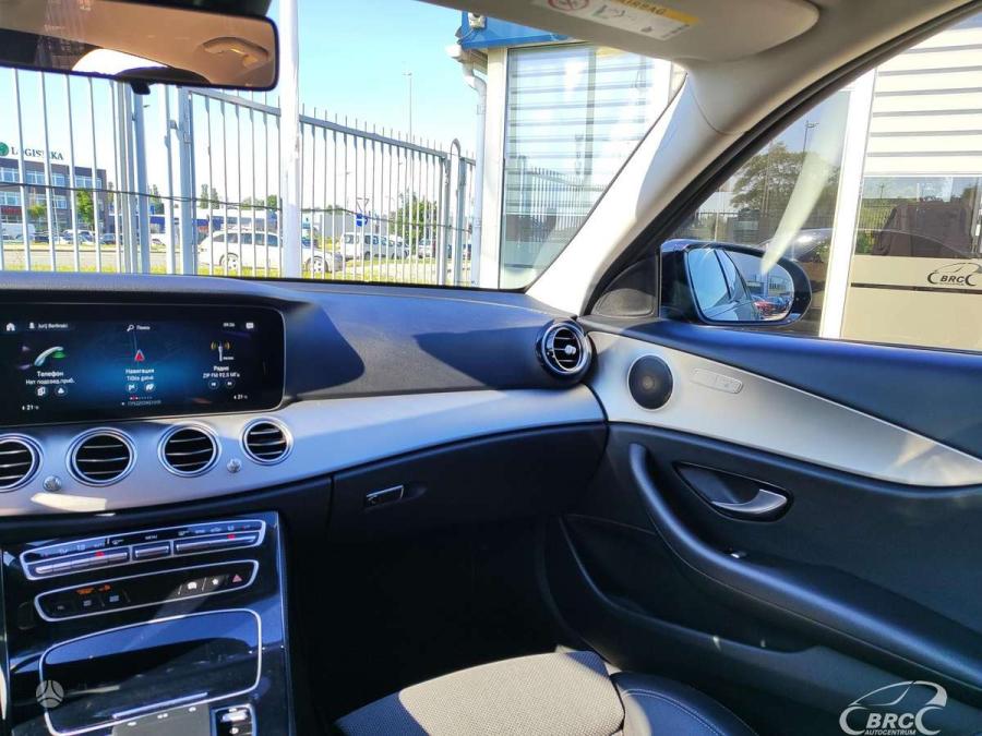 Черный Мерседес E 220 2020 в Клайпеда, объемом двигателя 1.95 л и пробегом 295 тыс. км за 22500 €, фото 7 на AUTOMOTO.COM.LV