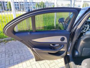 Черный Мерседес E 220 2020 в Клайпеда, объемом двигателя 1.95 л и пробегом 295 тыс. км за 22500 €, фото 15 на AUTOMOTO.COM.LV