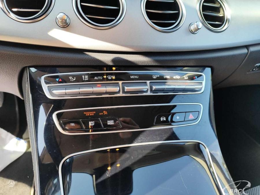 Черный Мерседес E 220 2020 в Клайпеда, объемом двигателя 1.95 л и пробегом 295 тыс. км за 22500 €, фото 31 на AUTOMOTO.COM.LV