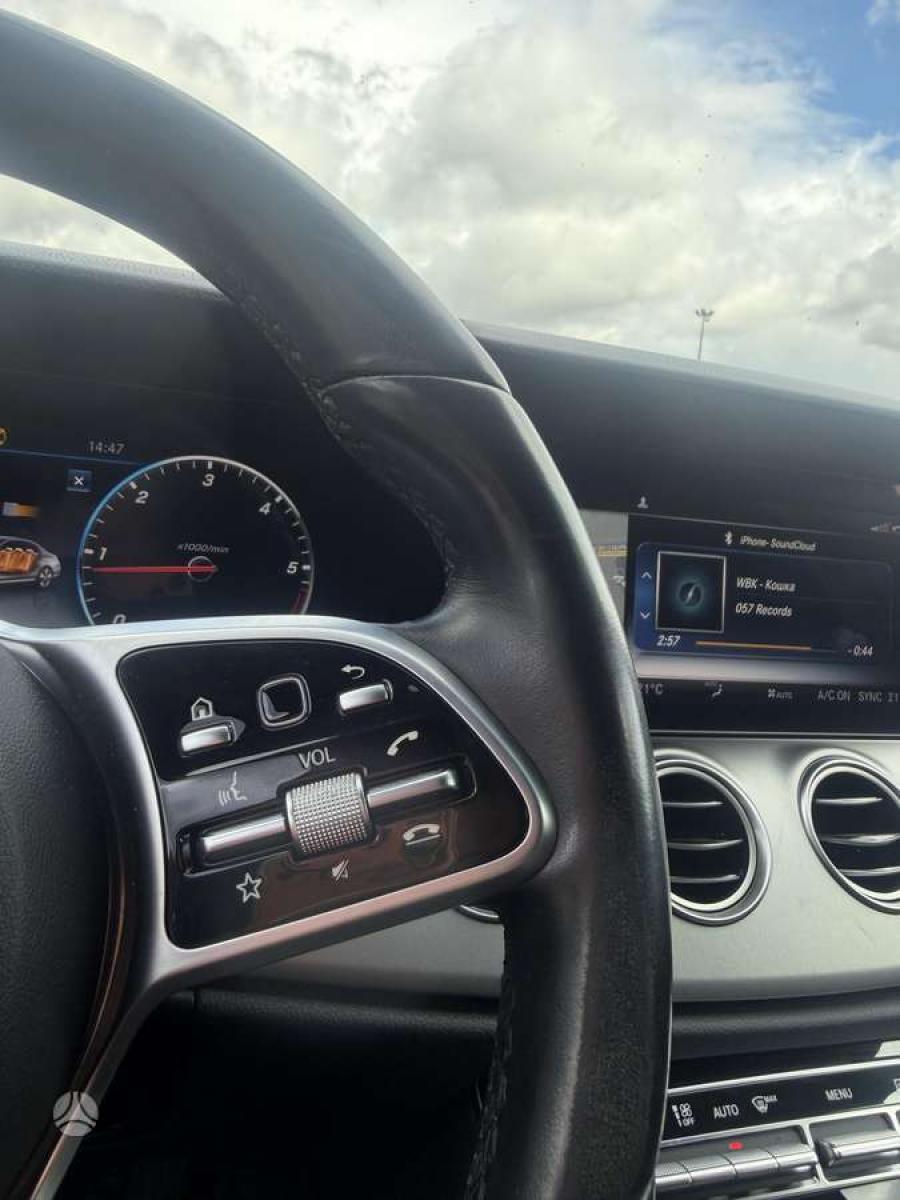 Черный Мерседес E 220 2020 в Вильнюс, объемом двигателя 1.95 л и пробегом 312 тыс. км за 13300 €, фото 12 на AUTOMOTO.COM.LV