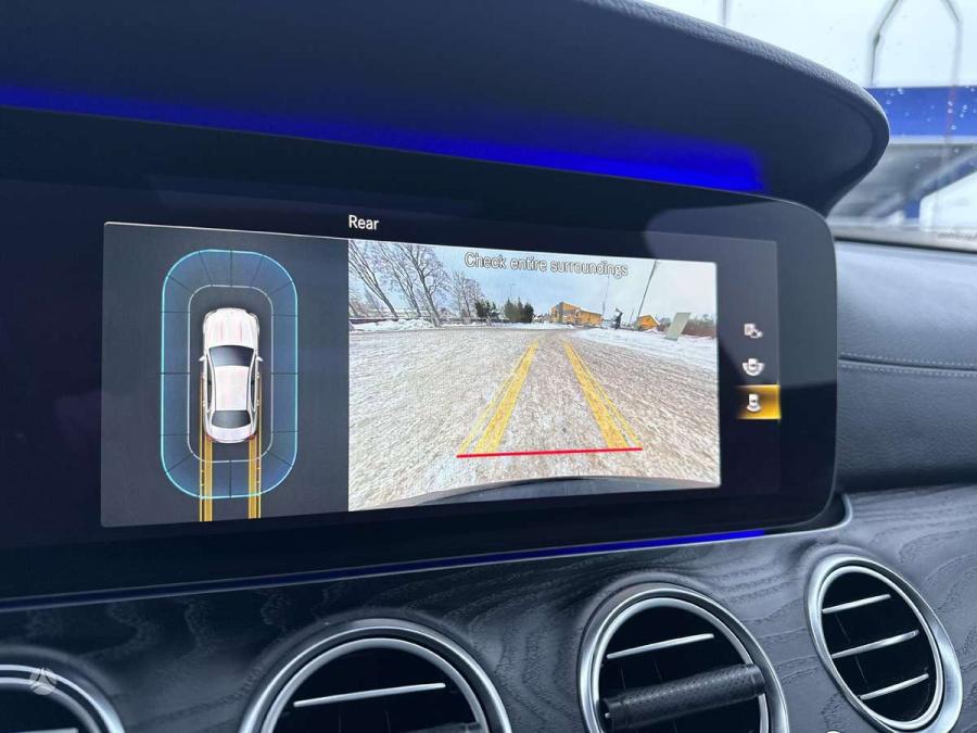 Черный Мерседес E 220 2021 в Таураге, объемом двигателя 1.95 л и пробегом 280 тыс. км за 25500 €, фото 30 на AUTOMOTO.COM.LV