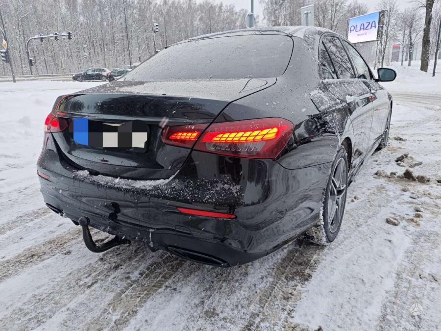 Black Mercedes-Benz E 220 2021 in Kaunas, with an engine capacity of 1.95 L and mileage of 269 thousand km for 22600 €, photo 17 on AUTOMOTO.COM.LV