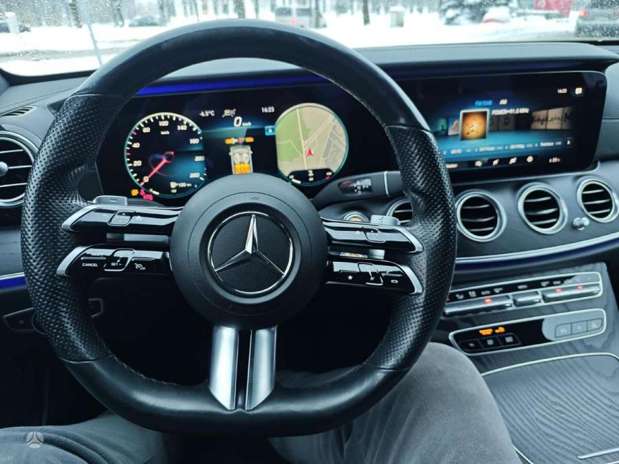 Black Mercedes-Benz E 220 2021 in Kaunas, with an engine capacity of 1.95 L and mileage of 269 thousand km for 22600 €, photo 25 on AUTOMOTO.COM.LV