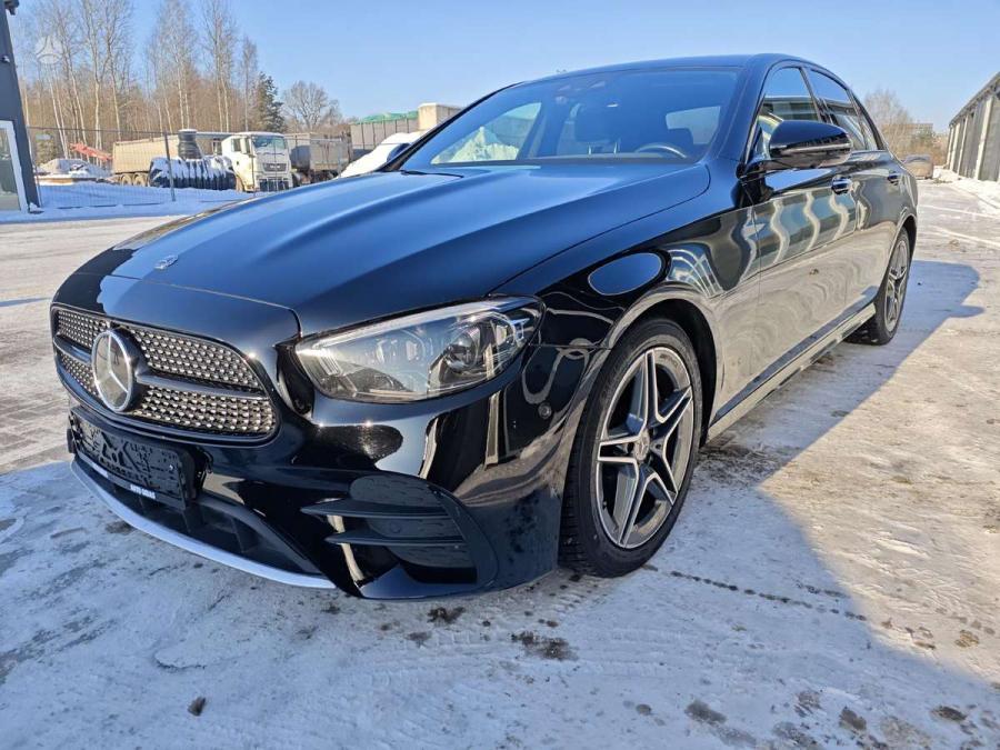 Black Mercedes-Benz E 220 2021 in Kaunas, with an engine capacity of 1.95 L and mileage of 287 thousand km for 22600 €, photo 19 on AUTOMOTO.COM.LV