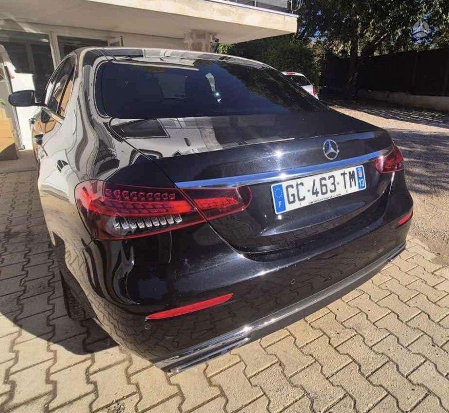 Melns Mercedes-Benz E 220 2021 Tauragė, ar dzinēja tilpumu 1.95 L un nobraukumu 285 tūkst. km par 18800 €, foto 2 vietnē AUTOMOTO.COM.LV