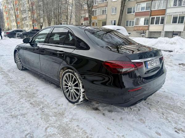 Melns Mercedes-Benz E 220 2021 Tauragė, ar dzinēja tilpumu 1.95 L un nobraukumu 280 tūkst. km par 25300 €, foto 10 vietnē AUTOMOTO.COM.LV