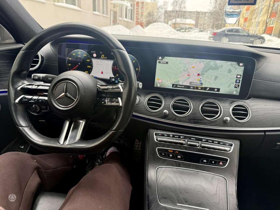 Черный Мерседес E 220 2021 в Таураге, объемом двигателя 1.95 л и пробегом 280 тыс. км за 25300 €, фото 22 на AUTOMOTO.COM.LV