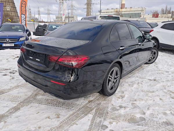 Black Mercedes-Benz E 220 2021 in Kaunas, with an engine capacity of 1.95 L and mileage of 287 thousand km for 23250 €, photo 1 on AUTOMOTO.COM.LV