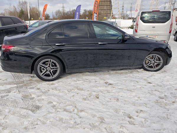 Black Mercedes-Benz E 220 2021 in Kaunas, with an engine capacity of 1.95 L and mileage of 287 thousand km for 23250 €, photo 10 on AUTOMOTO.COM.LV