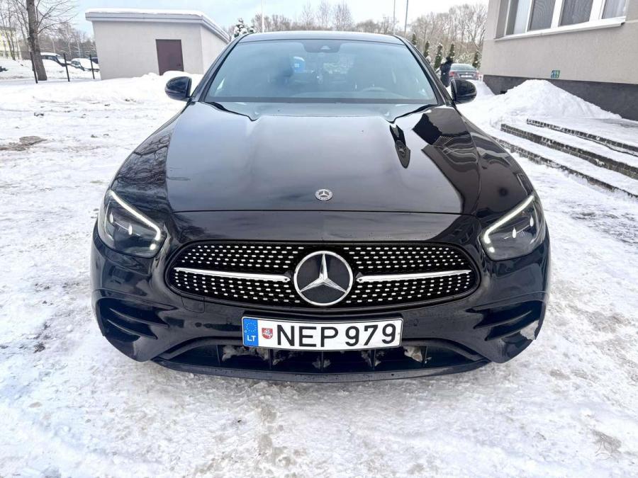 Melns Mercedes-Benz E 220 2021 Tauragė, ar dzinēja tilpumu 1.95 L un nobraukumu 280 tūkst. km par 23900 €, foto 5 vietnē AUTOMOTO.COM.LV