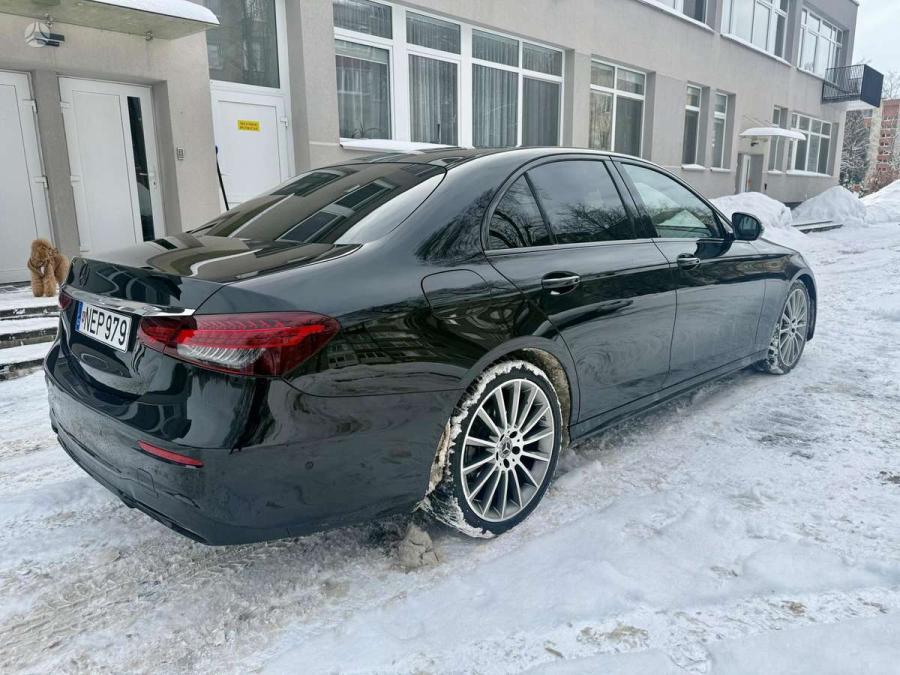 Melns Mercedes-Benz E 220 2021 Tauragė, ar dzinēja tilpumu 1.95 L un nobraukumu 280 tūkst. km par 23900 €, foto 12 vietnē AUTOMOTO.COM.LV