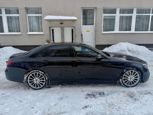 Melns Mercedes-Benz E 220 2021 Tauragė, ar dzinēja tilpumu 1.95 L un nobraukumu 280 tūkst. km par 23900 €, foto 15 vietnē AUTOMOTO.COM.LV