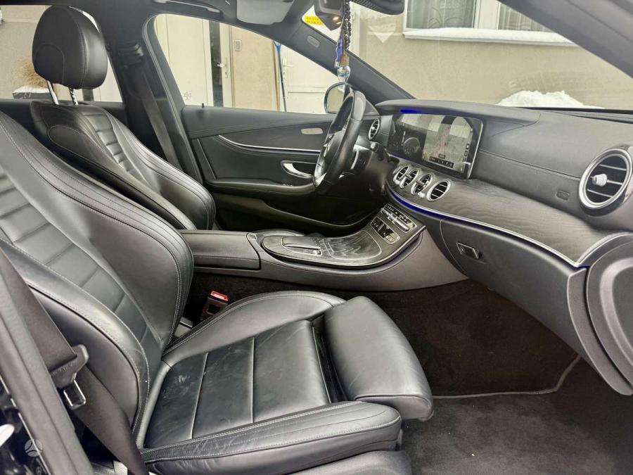 Melns Mercedes-Benz E 220 2021 Tauragė, ar dzinēja tilpumu 1.95 L un nobraukumu 280 tūkst. km par 23900 €, foto 19 vietnē AUTOMOTO.COM.LV