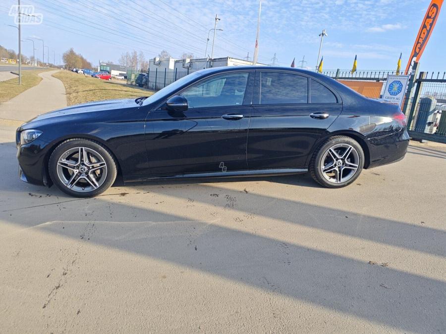 Melns Mercedes-Benz E 220 2021 Kauņa, ar dzinēja tilpumu 2.00 L un nobraukumu 298 tūkst. km par 19999 €, foto 1 vietnē AUTOMOTO.COM.LV