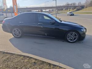 Melns Mercedes-Benz E 220 2021 Kauņa, ar dzinēja tilpumu 2.00 L un nobraukumu 298 tūkst. km par 19999 €, foto 6 vietnē AUTOMOTO.COM.LV