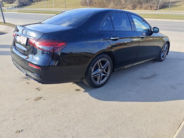 Black Mercedes-Benz E 220 2021 in Kaunas, with an engine capacity of 2.00 L and mileage of 298 thousand km for 19999 €, photo 8 on AUTOMOTO.COM.LV