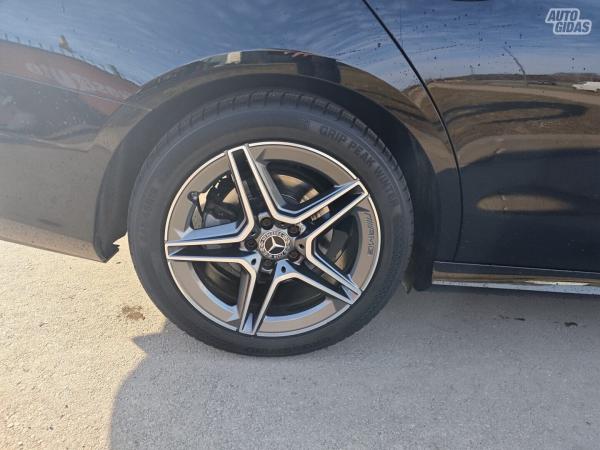Black Mercedes-Benz E 220 2021 in Kaunas, with an engine capacity of 2.00 L and mileage of 298 thousand km for 19999 €, photo 9 on AUTOMOTO.COM.LV