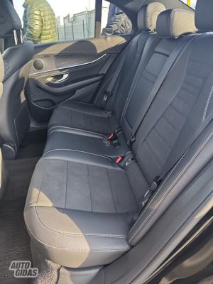 Melns Mercedes-Benz E 220 2021 Kauņa, ar dzinēja tilpumu 2.00 L un nobraukumu 298 tūkst. km par 19999 €, foto 13 vietnē AUTOMOTO.COM.LV
