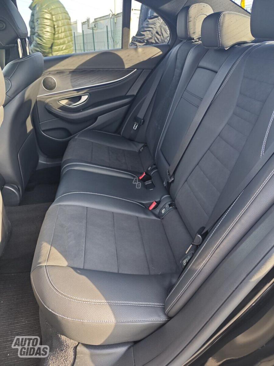 Melns Mercedes-Benz E 220 2021 Kauņa, ar dzinēja tilpumu 2.00 L un nobraukumu 298 tūkst. km par 19999 €, foto 13 vietnē AUTOMOTO.COM.LV