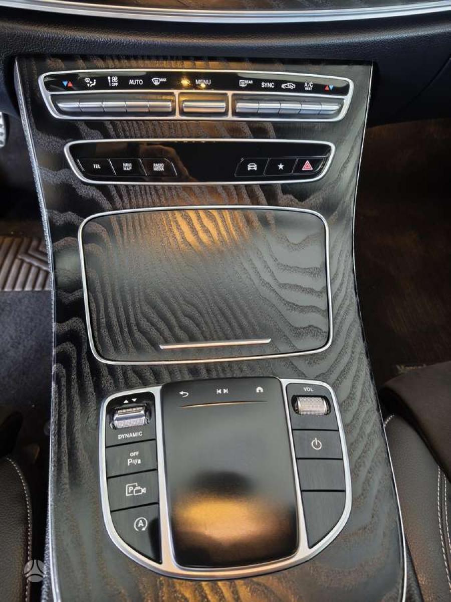Черный Мерседес E 220 2021 в Вильнюс, объемом двигателя 1.95 л и пробегом 205 тыс. км за 26800 €, фото 18 на AUTOMOTO.COM.LV