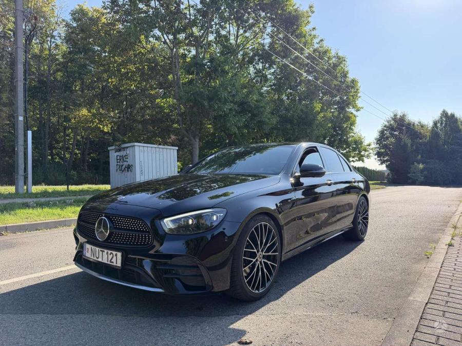 Melns Mercedes-Benz E 220 2021 Kauņa, ar dzinēja tilpumu 1.95 L un nobraukumu 207 tūkst. km par 30000 €, foto 1 vietnē AUTOMOTO.COM.LV