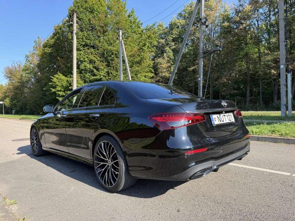 Melns Mercedes-Benz E 220 2021 Kauņa, ar dzinēja tilpumu 1.95 L un nobraukumu 207 tūkst. km par 30000 €, foto 5 vietnē AUTOMOTO.COM.LV