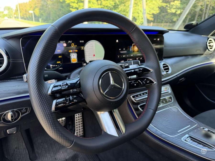 Melns Mercedes-Benz E 220 2021 Kauņa, ar dzinēja tilpumu 1.95 L un nobraukumu 207 tūkst. km par 30000 €, foto 10 vietnē AUTOMOTO.COM.LV