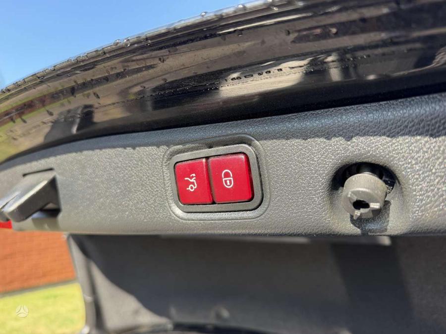 Melns Mercedes-Benz E 220 2021 Kauņa, ar dzinēja tilpumu 1.95 L un nobraukumu 207 tūkst. km par 30000 €, foto 14 vietnē AUTOMOTO.COM.LV