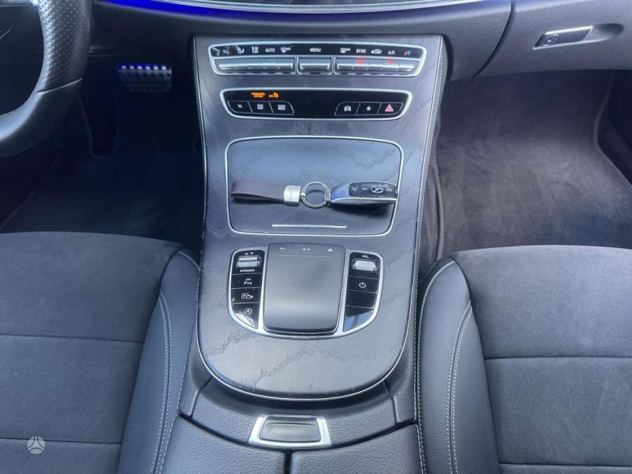 Черный Мерседес E 220 2021 в Каунас, объемом двигателя 2.00 л и пробегом 265 тыс. км за 22800 €, фото 19 на AUTOMOTO.COM.LV