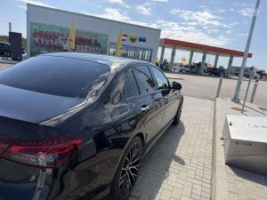 Melns Mercedes-Benz E 220 2021 Viļņa, ar dzinēja tilpumu 1.95 L un nobraukumu 201 tūkst. km par 27800 €, foto 22 vietnē AUTOMOTO.COM.LV