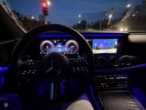 Melns Mercedes-Benz E 220 2021 Viļņa, ar dzinēja tilpumu 1.95 L un nobraukumu 201 tūkst. km par 27800 €, foto 24 vietnē AUTOMOTO.COM.LV