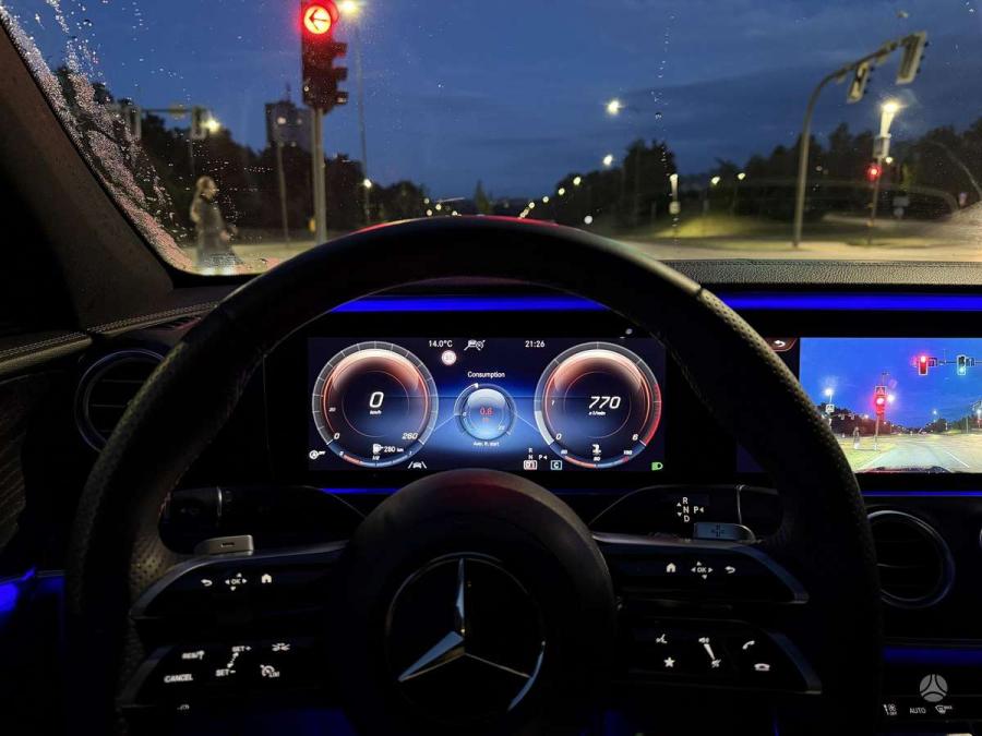 Melns Mercedes-Benz E 220 2021 Viļņa, ar dzinēja tilpumu 1.95 L un nobraukumu 201 tūkst. km par 27800 €, foto 26 vietnē AUTOMOTO.COM.LV