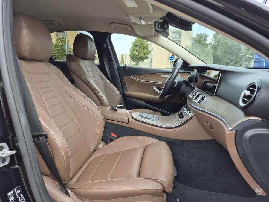 Черный Мерседес E 220 2021 в Паневежис, объемом двигателя 1.95 л и пробегом 380 тыс. км за 20100 €, фото 15 на AUTOMOTO.COM.LV