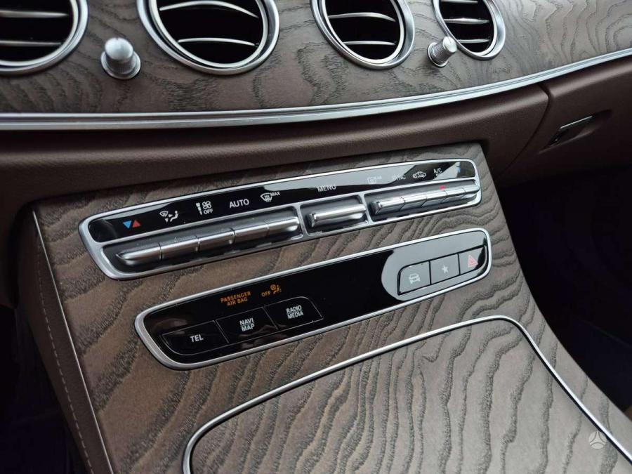 Черный Мерседес E 220 2021 в Паневежис, объемом двигателя 1.95 л и пробегом 380 тыс. км за 20100 €, фото 23 на AUTOMOTO.COM.LV